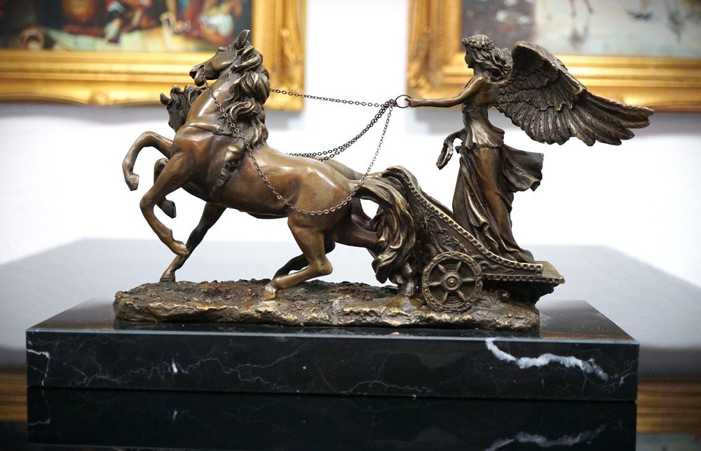 BRONZE SKULPTUR SIEGESGÖTTIN NIKA STREITWAGEN MYTHOLOGIE (Gebraucht) in Vettweiß für CHF 402 ...