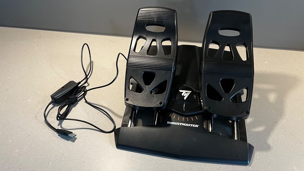 Thrustmaster TFRP T. Flight Rudder Pedals | Kaufen auf Ricardo