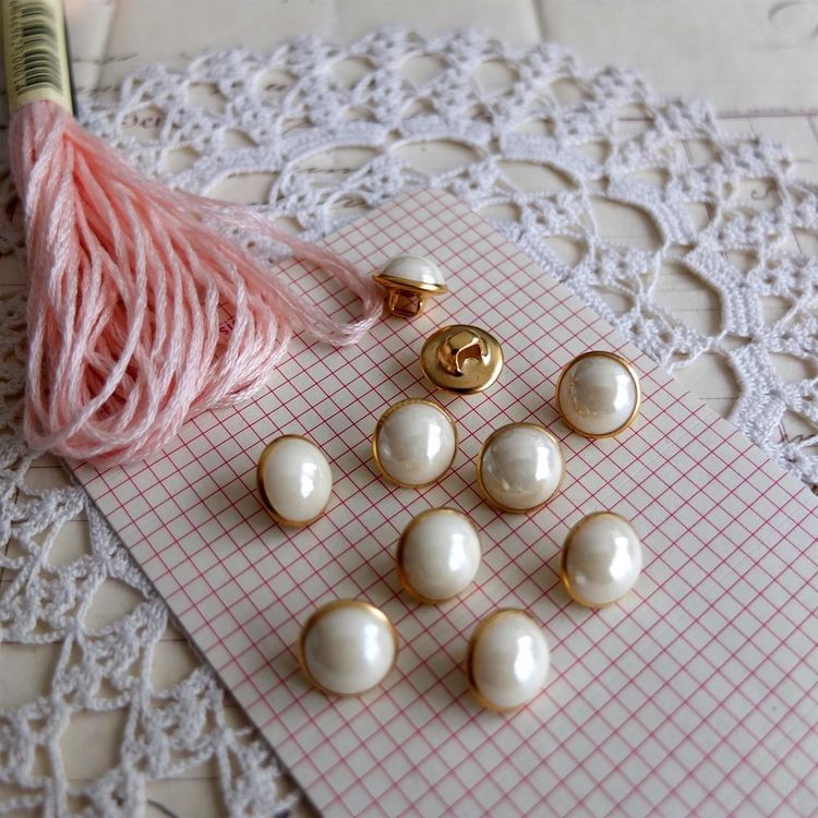 10x Knopfe gold weiss-ecru Stil Vintage blanc écru (Neu (gemäss ...