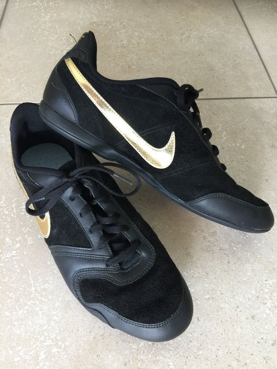 Nike / 41/ modèle 2007 (Gebraucht) in Bramois für CHF 9 – mit Lieferung auf Ricardo kaufen