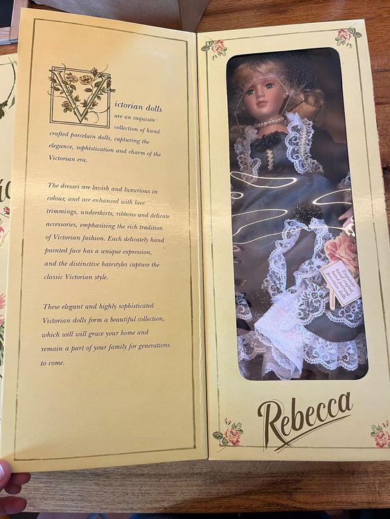 2 Victorian Dolls Emily & Rebecca, Porzellanpuppen, NEU | Kaufen auf ...