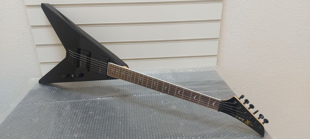ARIA Black Electric Guitar XX2BK neuwertig (Neu (gemäss Beschreibung ...