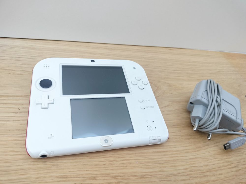 Nintendo 2DS weiss/rot mit Ladekabel (Gebraucht) in Wil SG für CHF 75 ...
