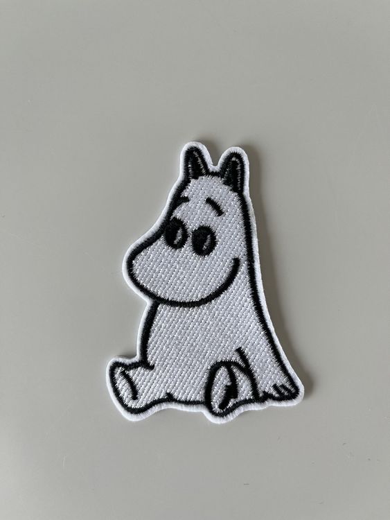 Mumin Moomin Aufnäher Mumin sitzend - NEU | Kaufen auf Ricardo