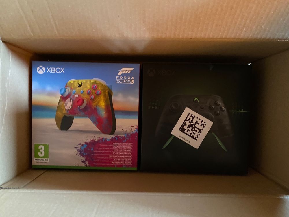 Xbox Series X , 2 limited Controllers | Kaufen auf Ricardo