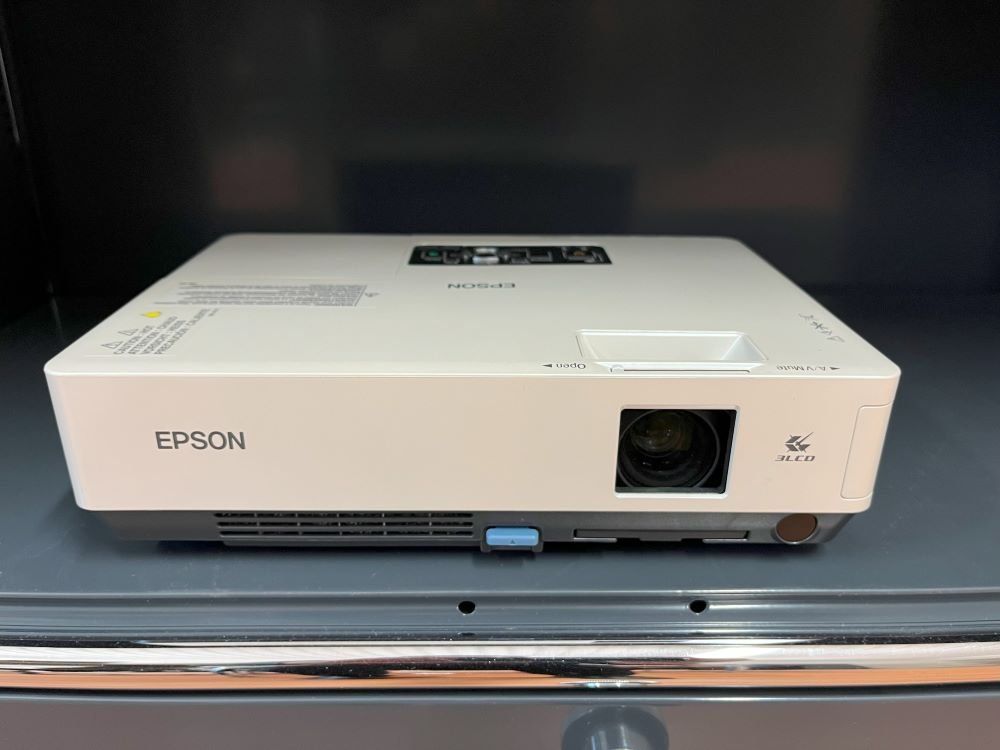 EPSON EMP 1700 Projector (Gebraucht) in Nürensdorf für CHF 24 – mit ...