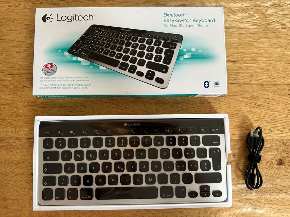 LOGITECH Easy-Switch Keyboard for Mac, iPad and iPhone (Gebraucht) in ...