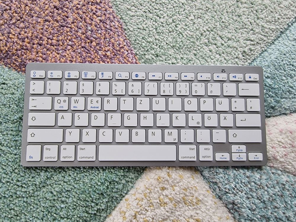 Bluetooth Keyboard German Layout - QWERTZ (Neu und originalverpackt) in ...