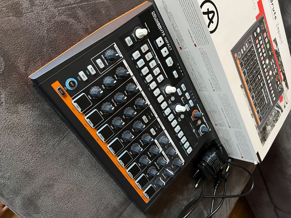 Arturia Drumbrute Impact | Analog Drum Synthesizer | Kaufen auf Ricardo