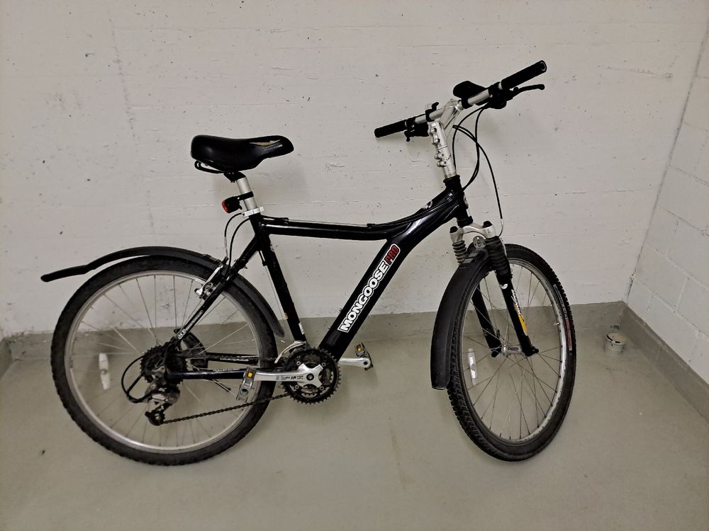 Mongoose MTB Fahrrad 26" Shimano Deore schwarz. | Kaufen auf Ricardo