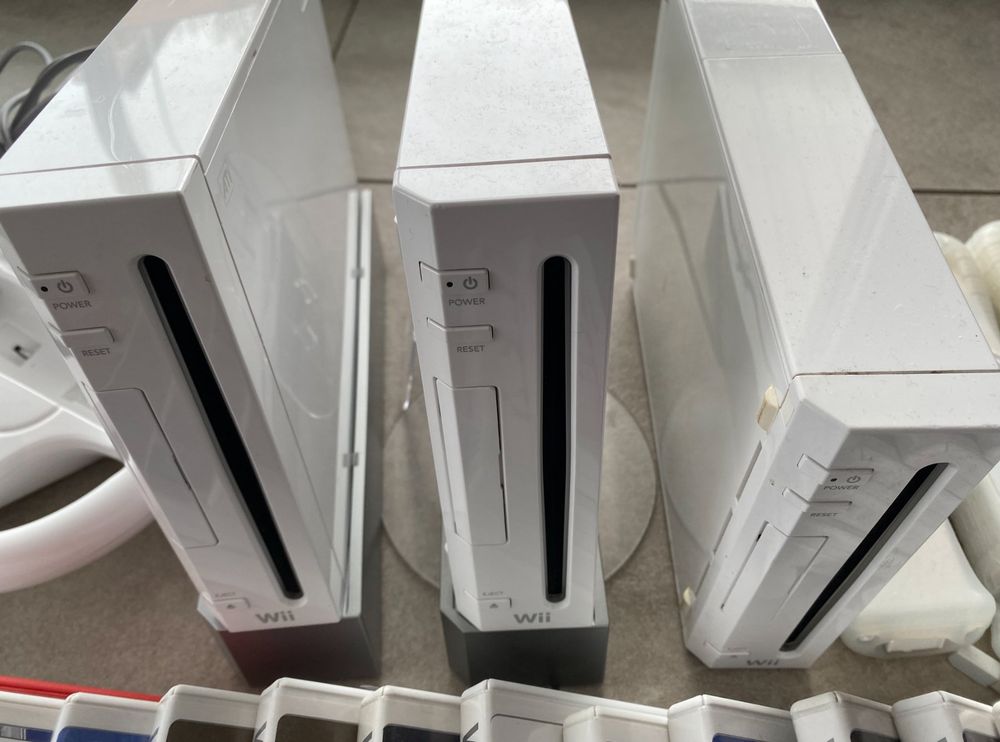 Grosse Sammlung Nintendo Wii 3 Konsolen 33 Spiele | Kaufen auf Ricardo