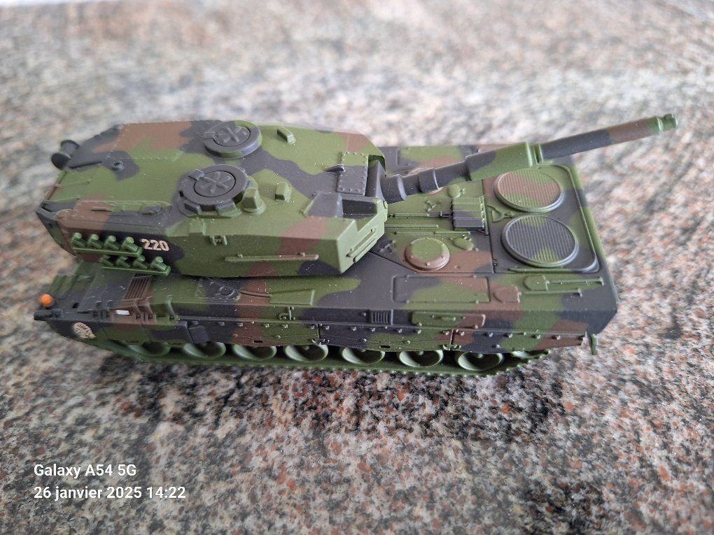 Märklin HO, Char Panzer Léopard 2 de l'armée Suisse en métal (Neu und ...