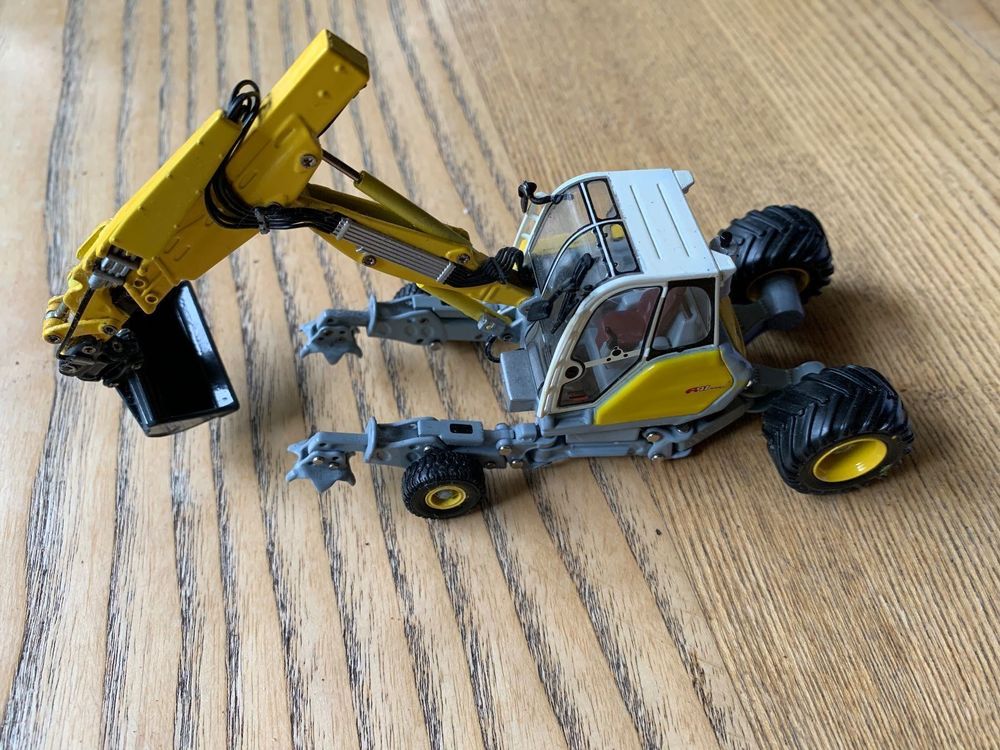 Menzi Muck A91 New Design Model 1/50 (Gebraucht) in Böttstein für CHF 50 – nur Abholung auf ...