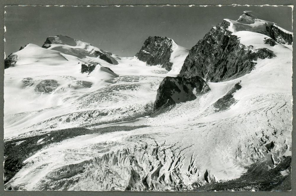 AK sw Saas Fee VS Strahlhorn,Allalinhorn © Gyger ≈ 1951 | Kaufen auf Ricardo