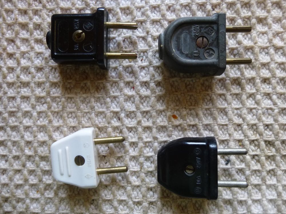 Vintage Netzstecker 220V, 2 Polig, Schweiz (Gebraucht) in Hefenhofen ...