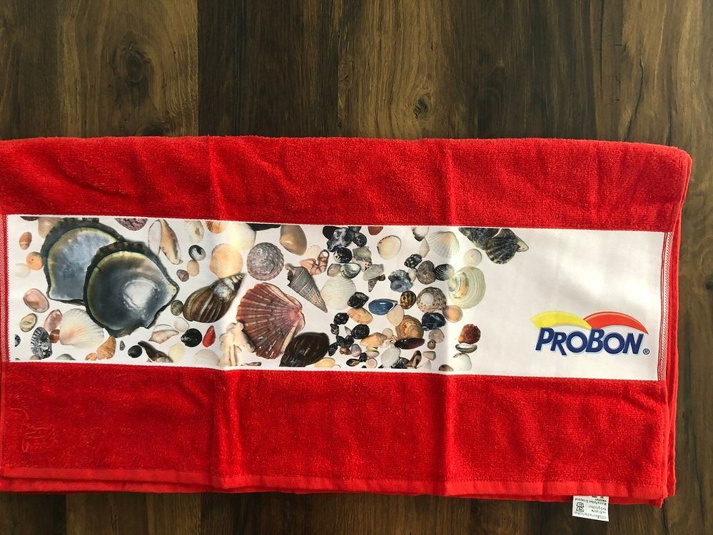 Probon Badetuch rot mit Muschelaufdruck - Neu | Kaufen auf Ricardo