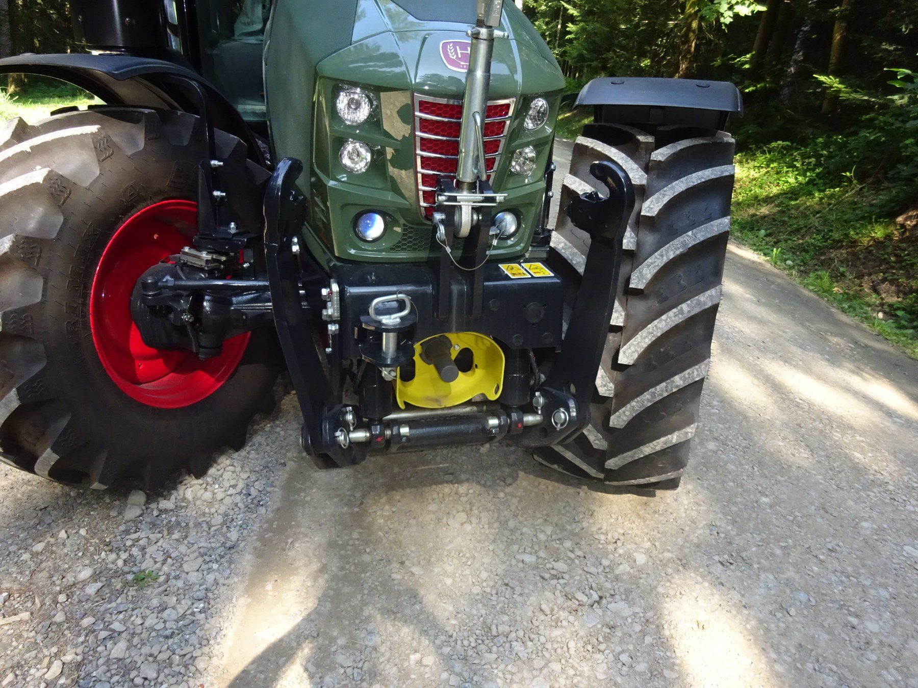 Traktor Hürlimann XB 105 mit Druckluftanlage ca 20std. (Neu (gemäss Beschreibung)) in Bauma für ...