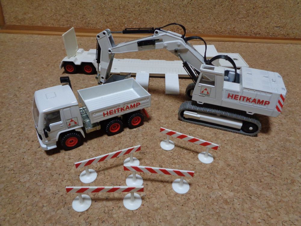 SIKU 4111 Volvo FL 10 mit Tieflader + Bagger 'Heitkamp' (Neu (gemäss ...