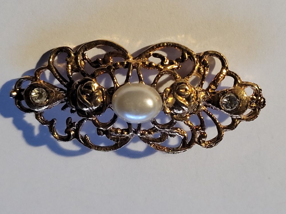 Schöne Vintagbrosche mit Perle, vergoldet (Gebraucht) in Eriswil für ...