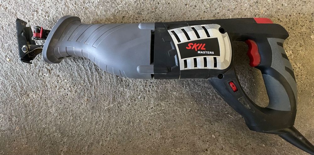 Elektrischer Fuchsschwanz Säge mit kräftigem Motor Und Koffe (Gebraucht ...