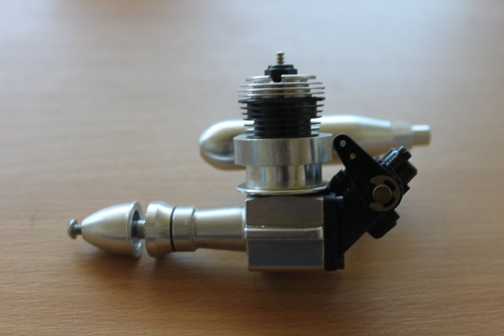 Modellmotor COX Queen Bee .074 m. Schalldämpfer No. 3701 (Neuf (Voir description)) à Grosswangen ...