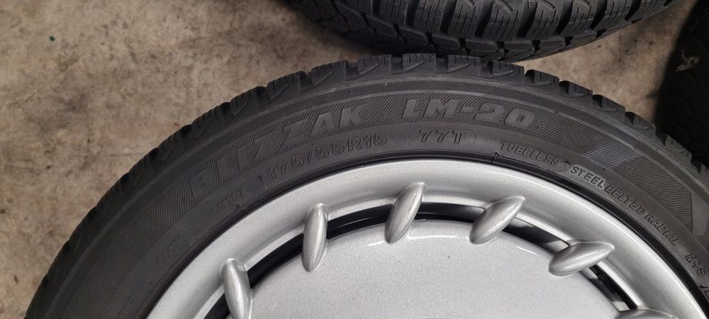 Smart Winterreifen 2x 175/55R15 und 2x 145/65R15 Stahlfelgen (Gebraucht ...