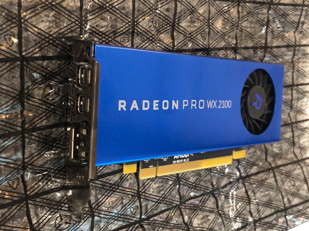 Graphic card AMD Radeon Pro WX 2100 | Kaufen auf Ricardo