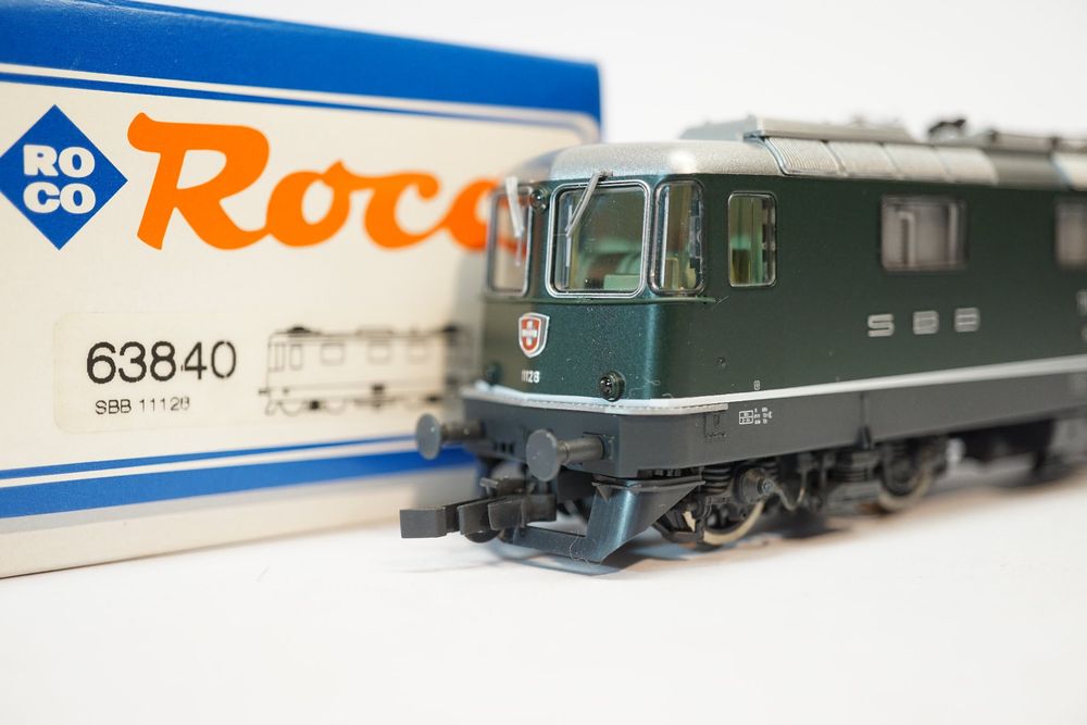8å Roco 63840 SBB Re 4/4 II grün 11128 rund Scheinwerfer (Gebraucht) in ...