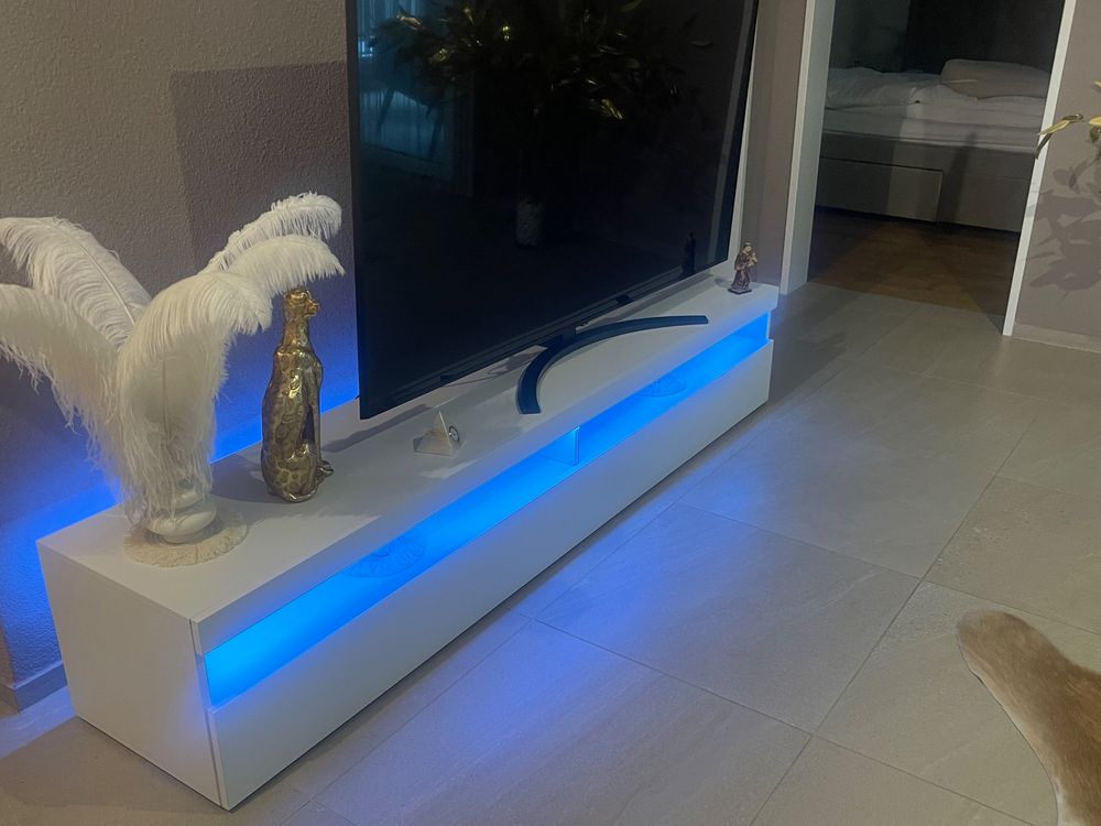 Weisses TV-Lowboard, Hochglanz, 2m (Neu (gemäss Beschreibung)) in ...