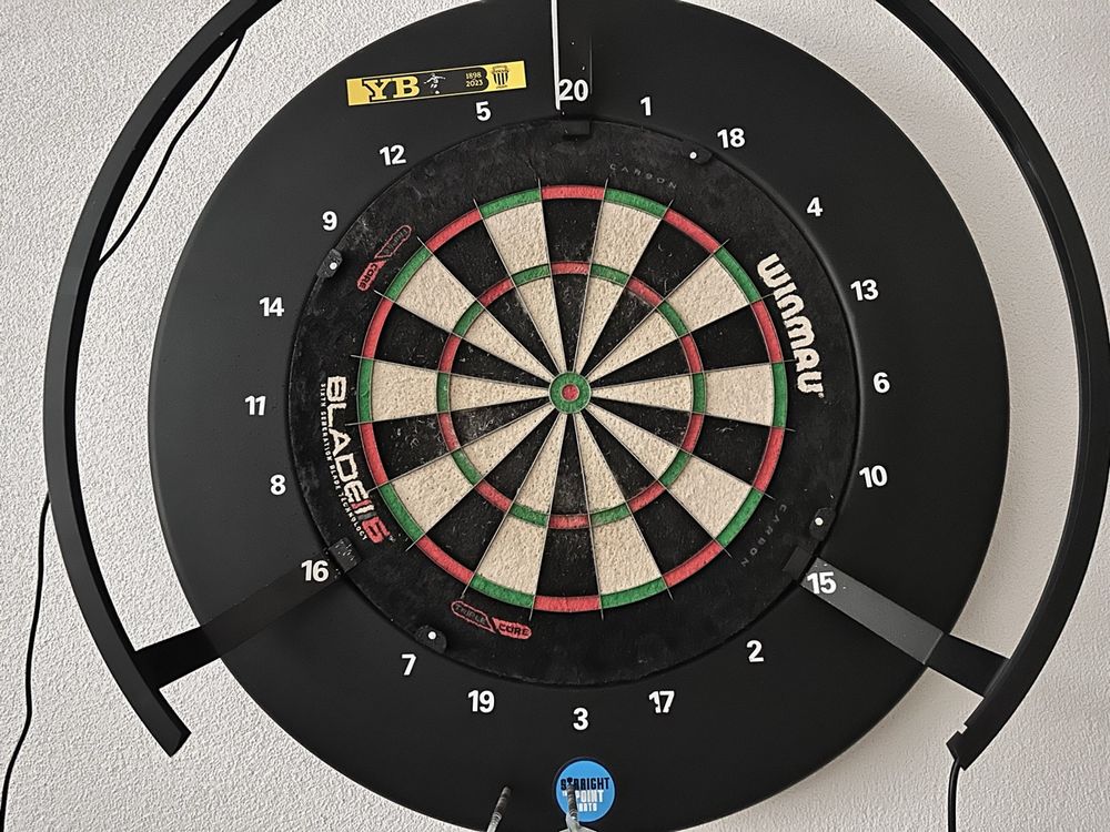 Winmau Blade 6 - Triple Core inkl. Beleuchtung (Gebraucht) in Liebefeld ...