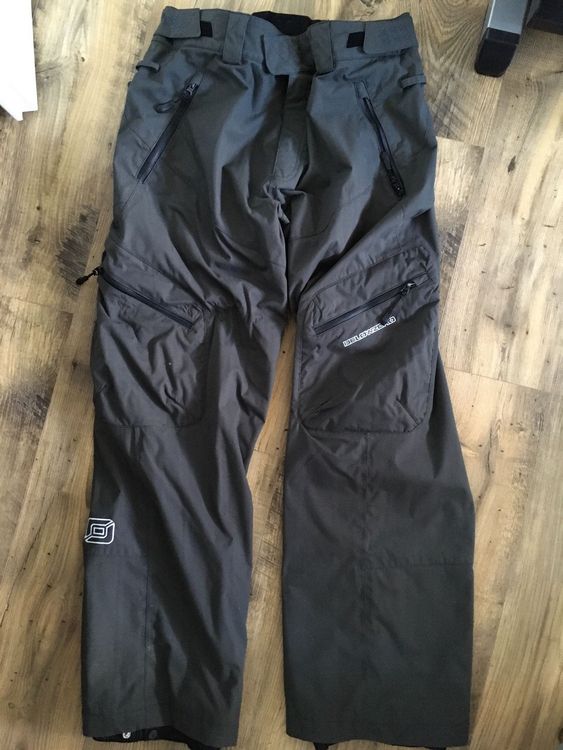 Skihose / Snowboardhose von Belowzero | Kaufen auf Ricardo
