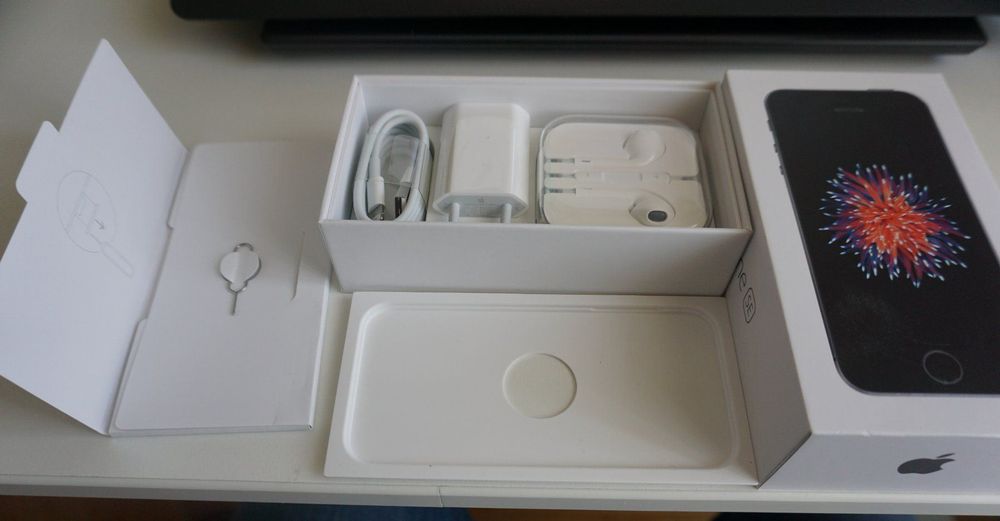 iPhone SE Box im Full Set wie neu!!! (Gebraucht) in Liestal für CHF 26 ...