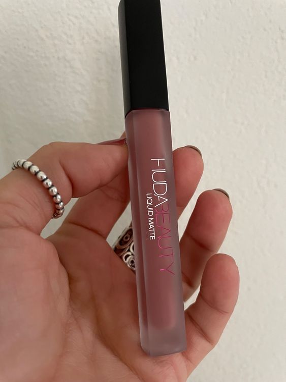 HUDA BEAUTY LIQUID LIPSTICK. FARBE QUEEN OF SHEBA. LIMITIERT | Kaufen ...