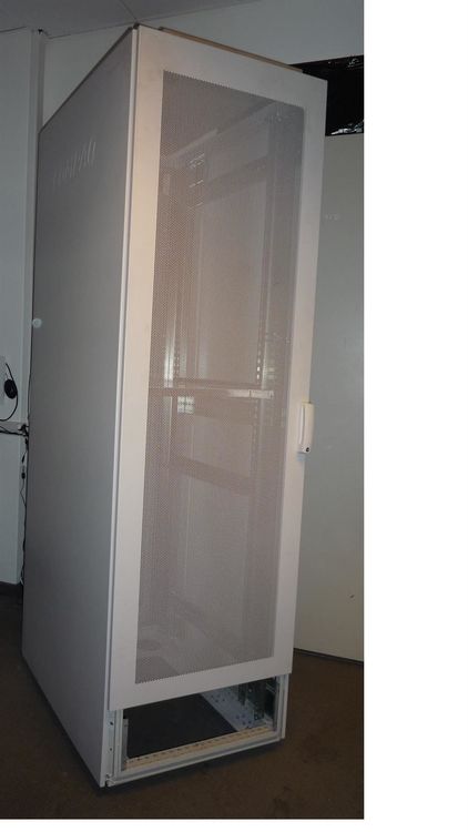Compaq Server Rack Gehäuse | Kaufen auf Ricardo