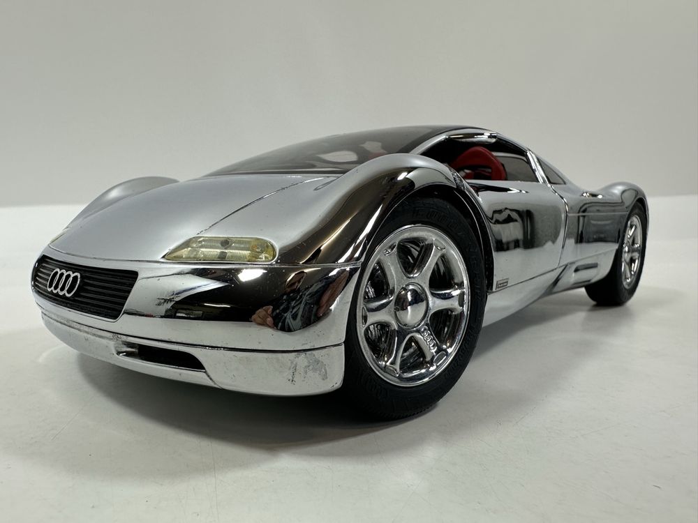 Audi Avus W12 1:18, verchromt, inkl. OVP, REVELL (Gebraucht) in ...