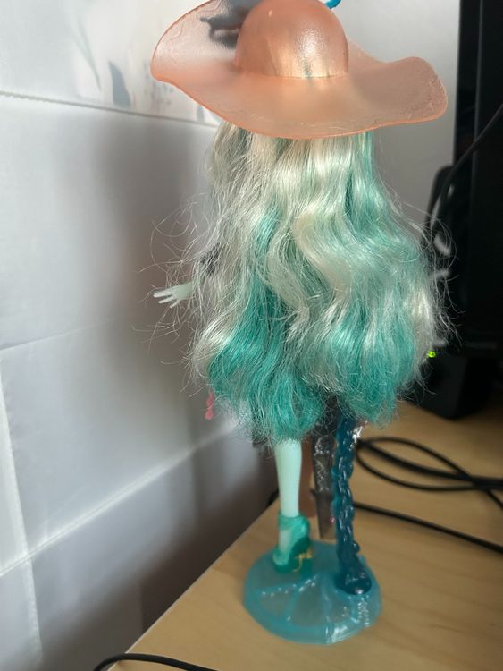 Puppe Monster High – Vandala Doubloons (mit Ständer) (Gebraucht) in Wil ...