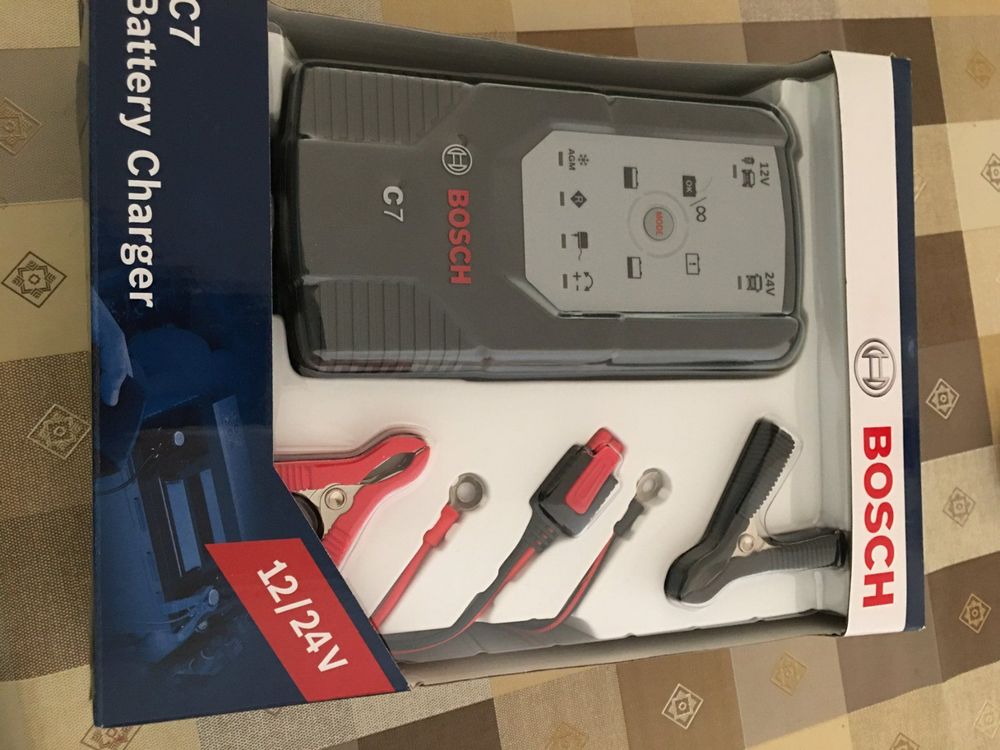 Auto Batterie Ladegerät Bosch C7 (Neu und originalverpackt) in Uster ...