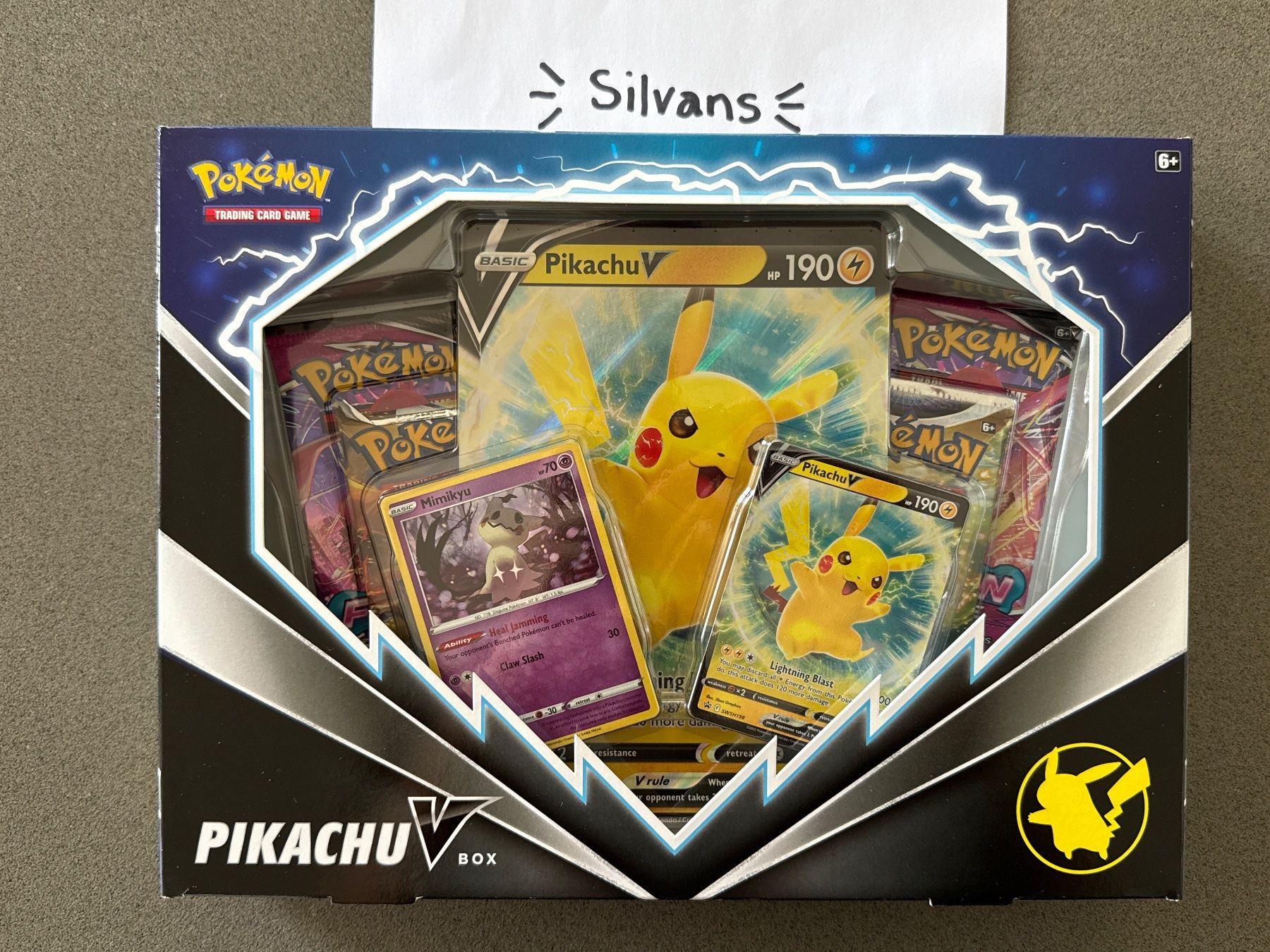 Pokemon Pikachu V Box 2x Fusion Strike 2x Brilliant Stars EN (Neu und ...