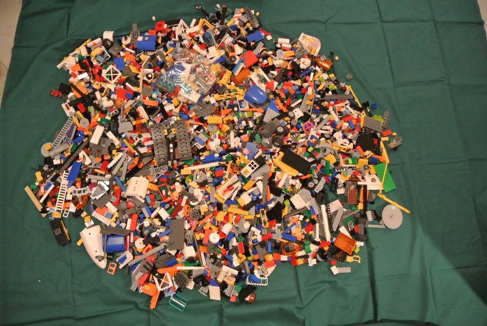 7 Kilo LEGO (Gebraucht) in Gümmenen für CHF 91 – mit Lieferung auf ...