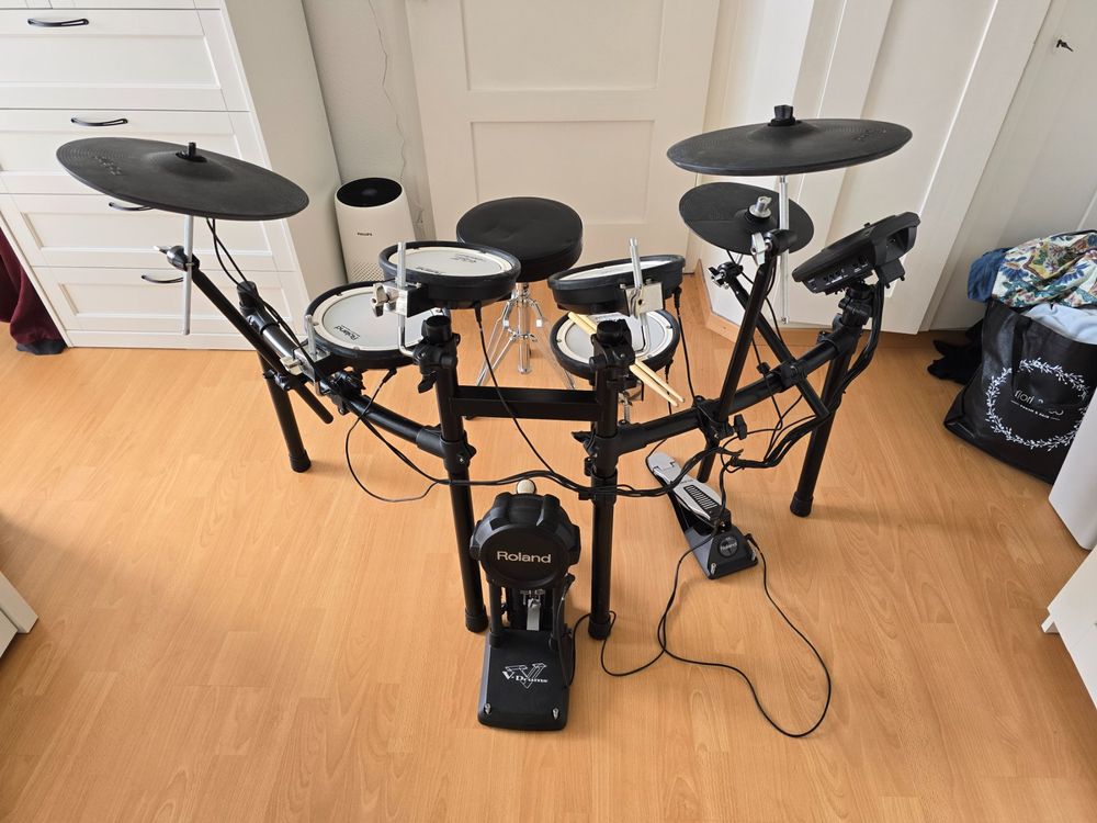 Roland TD11 - Elektrisches Schlagzeug (Gebraucht) in Zürich für CHF 552 – nur Abholung auf ...