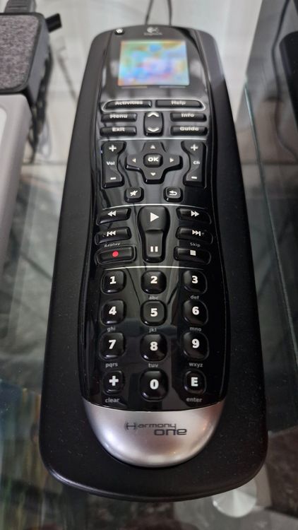 Logitech Harmony One, Multifunktion Fernbedienung (Gebraucht) in ...