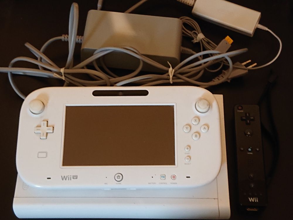Nintendo Wii U - Wii U Konsole und Game Pad Weiss mit Remote (Gebraucht ...