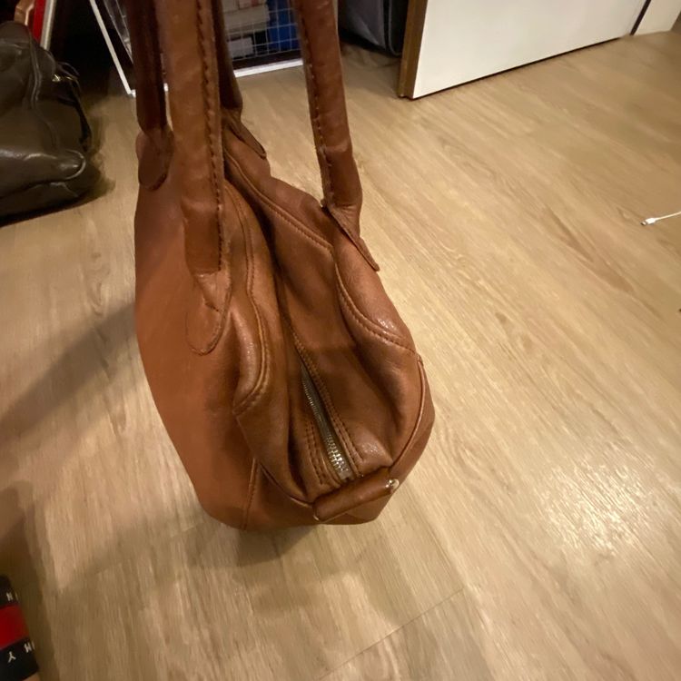 Fiona Losinger Tasche Schultertasche (Gebraucht) in Menzingen für CHF ...