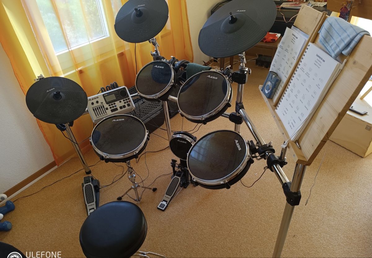 E-Drum Alesis DM 10 (Gebraucht) in Gibswil für CHF 114 – nur Abholung ...