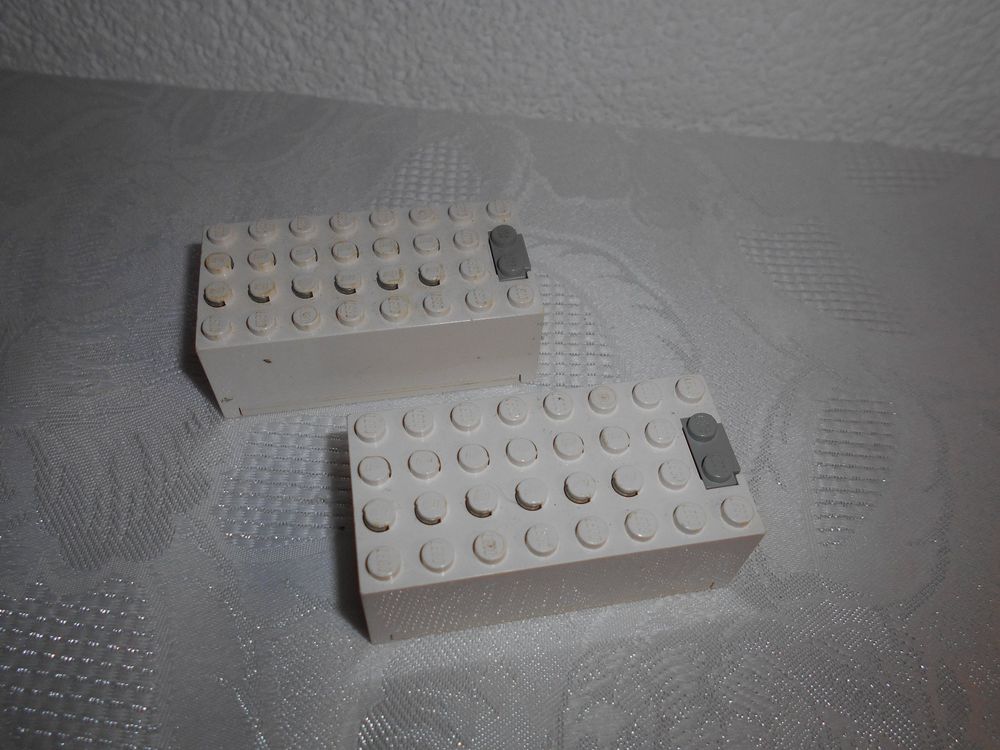 2 x Lego Batterybox 9V ( Set 560 ) (Gebraucht) in Niederuzwil für CHF ...