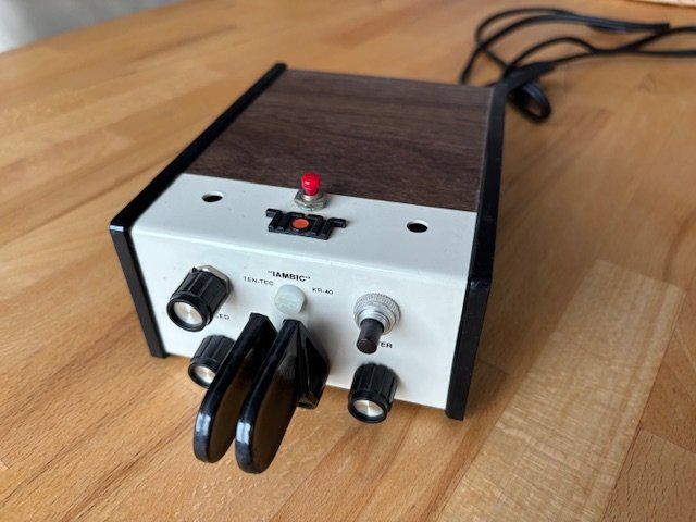 Ten Tec KR40 Dual Paddle Electronic Keyer (Defekt) in Aadorf für CHF 19 ...