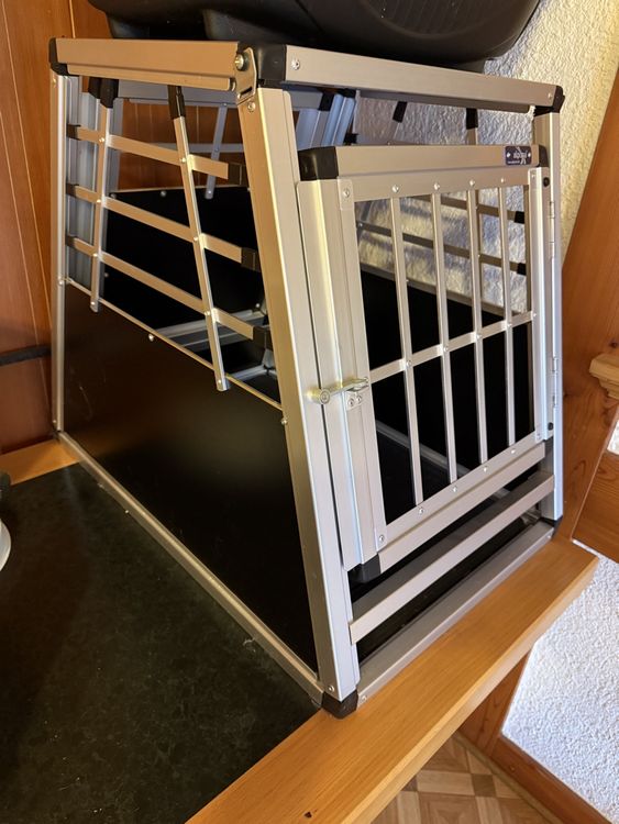 Stabile Hundebox / Transportbox (Gebraucht) in Seewil für CHF 149 – nur ...