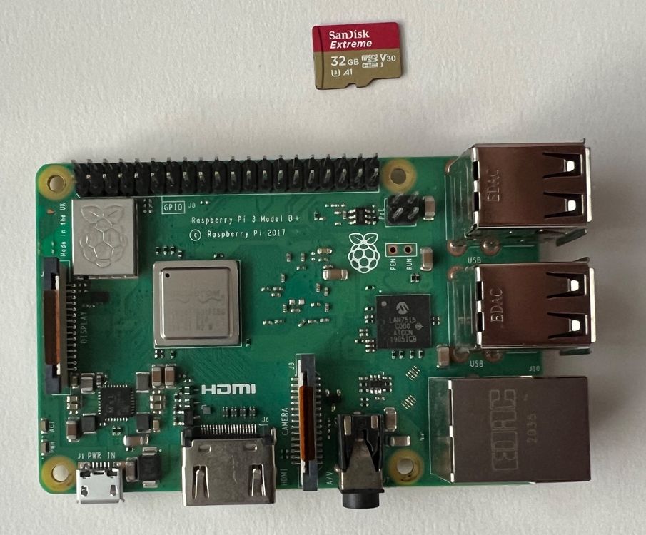 Raspberry Pi 3B+ v1.3 mit SanDisk microSD 32GB (Usato) a Endingen per CHF 40 – con consegna ...