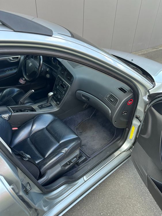 Volvo V70R 2.5T AWD – Electric Silver Metallic Frisch ab MFK (Gebraucht ...