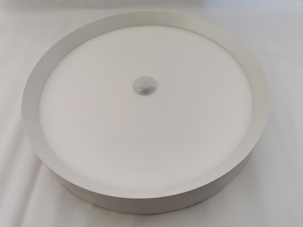 Loxone LED Ceiling Light RGBW Air Weiss (Gebraucht) in Villigen für CHF ...